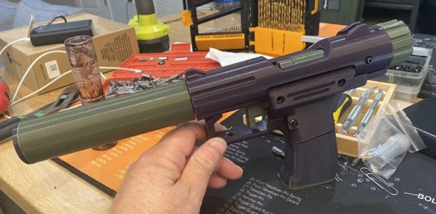 VP-22 – A Disposable Plastic Welrod